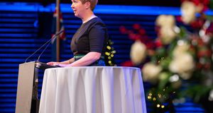 Einkaþotan laus úr slitlaginu og farin burt - Vísir