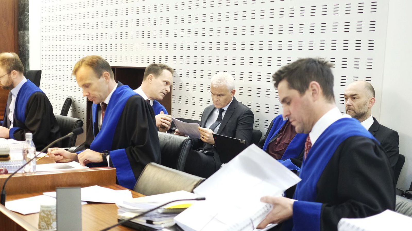 Markaðsmisnotkun í Glitni: Fylgt út á stétt af yfirmönnum í kjölfar ...