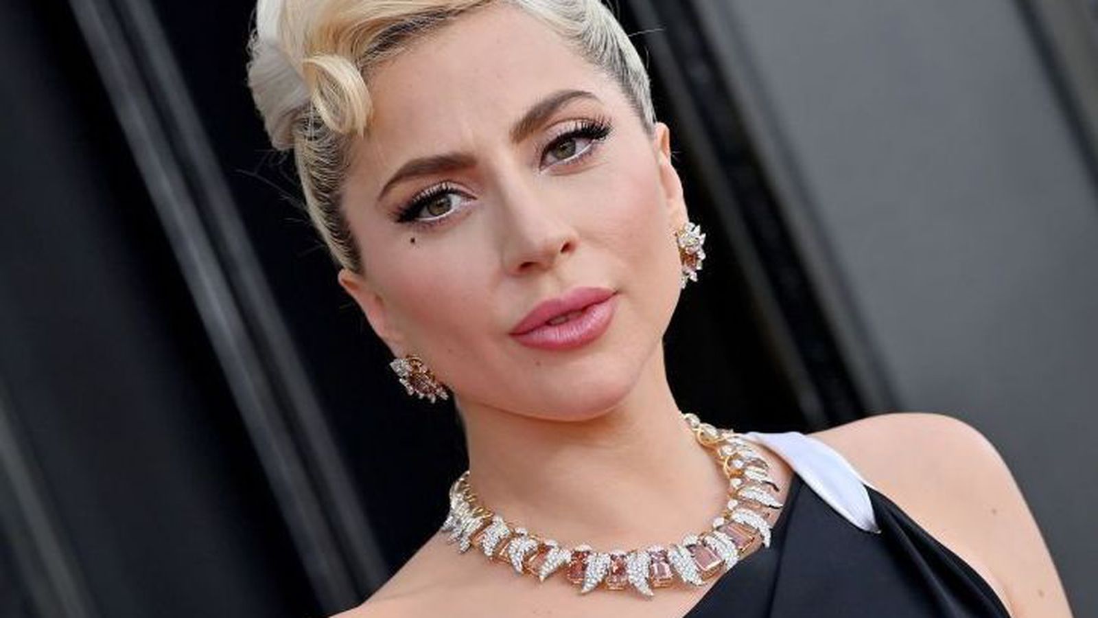 Lady Gaga greinir frá ástæðum fjarverunnar - Vísir
