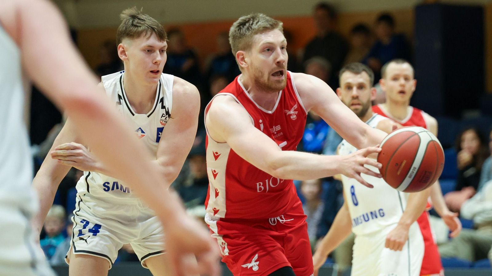 Upp­gjörið: Valur - Kefla­vík 104-80 | Vals­menn miklu sterkari í lokin ...