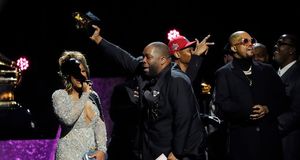 Einkaþotan laus úr slitlaginu og farin burt - Vísir