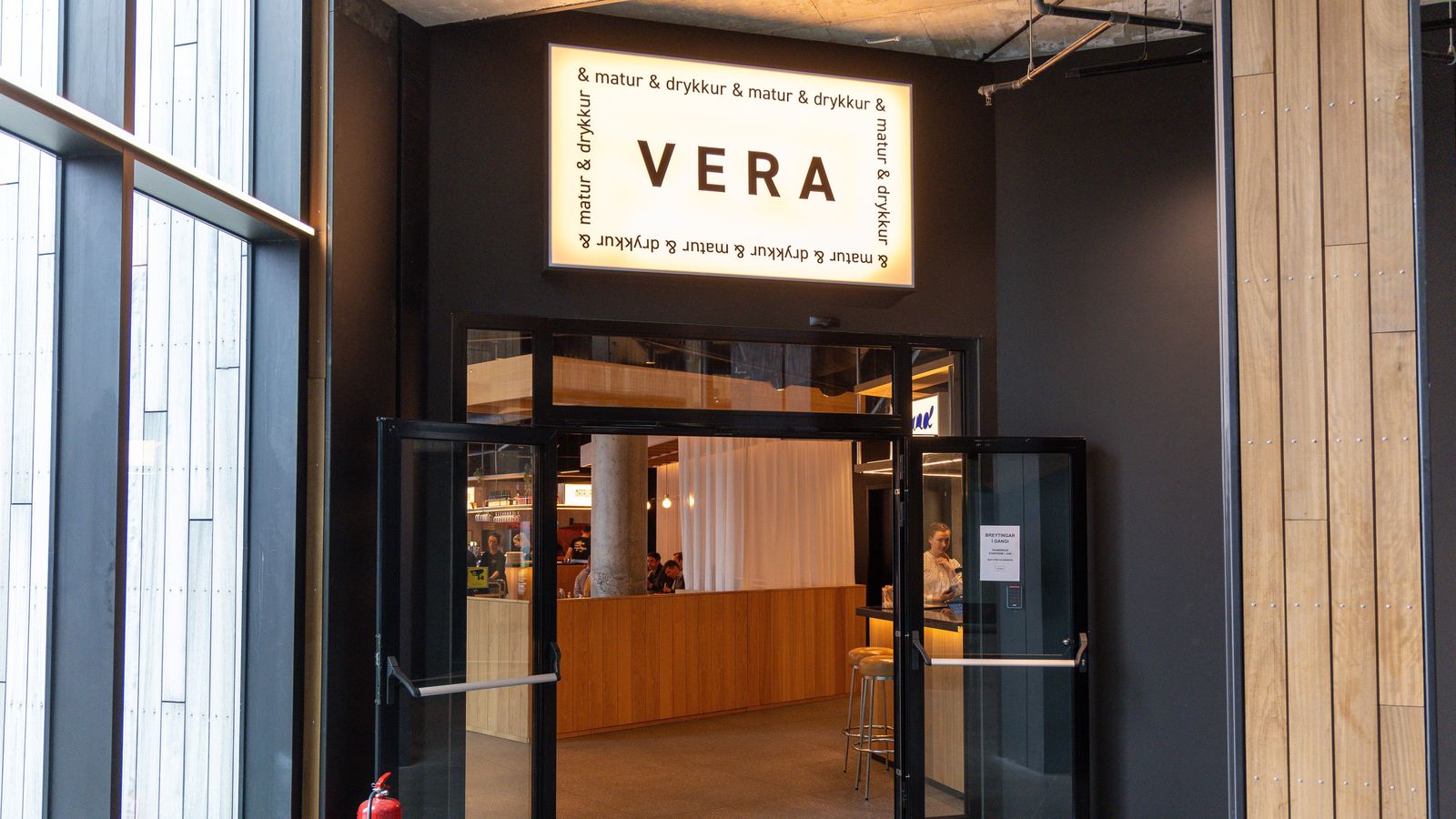 Veru mathöll lokað - Vísir