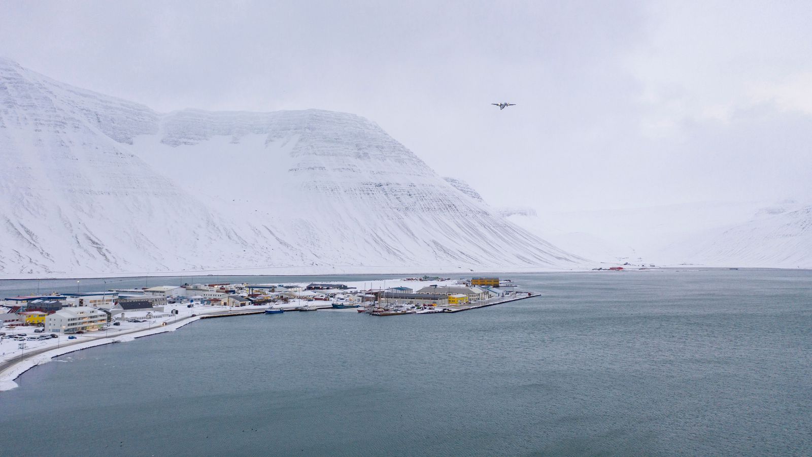 Gular við­varanir og ó­vissu­stig víða - Vísir