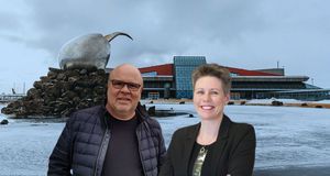 Einkaþotan laus úr slitlaginu og farin burt - Vísir