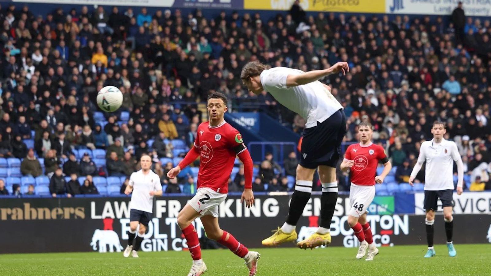 Jón Daði skoraði sára­bóta­mark þegar Bol­ton féll úr leik - Vísir