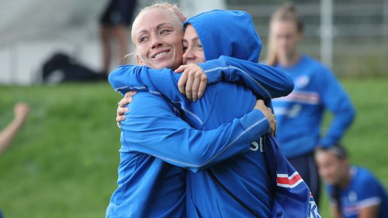 Féllust í faðma á æfingu dagsins - Vísir