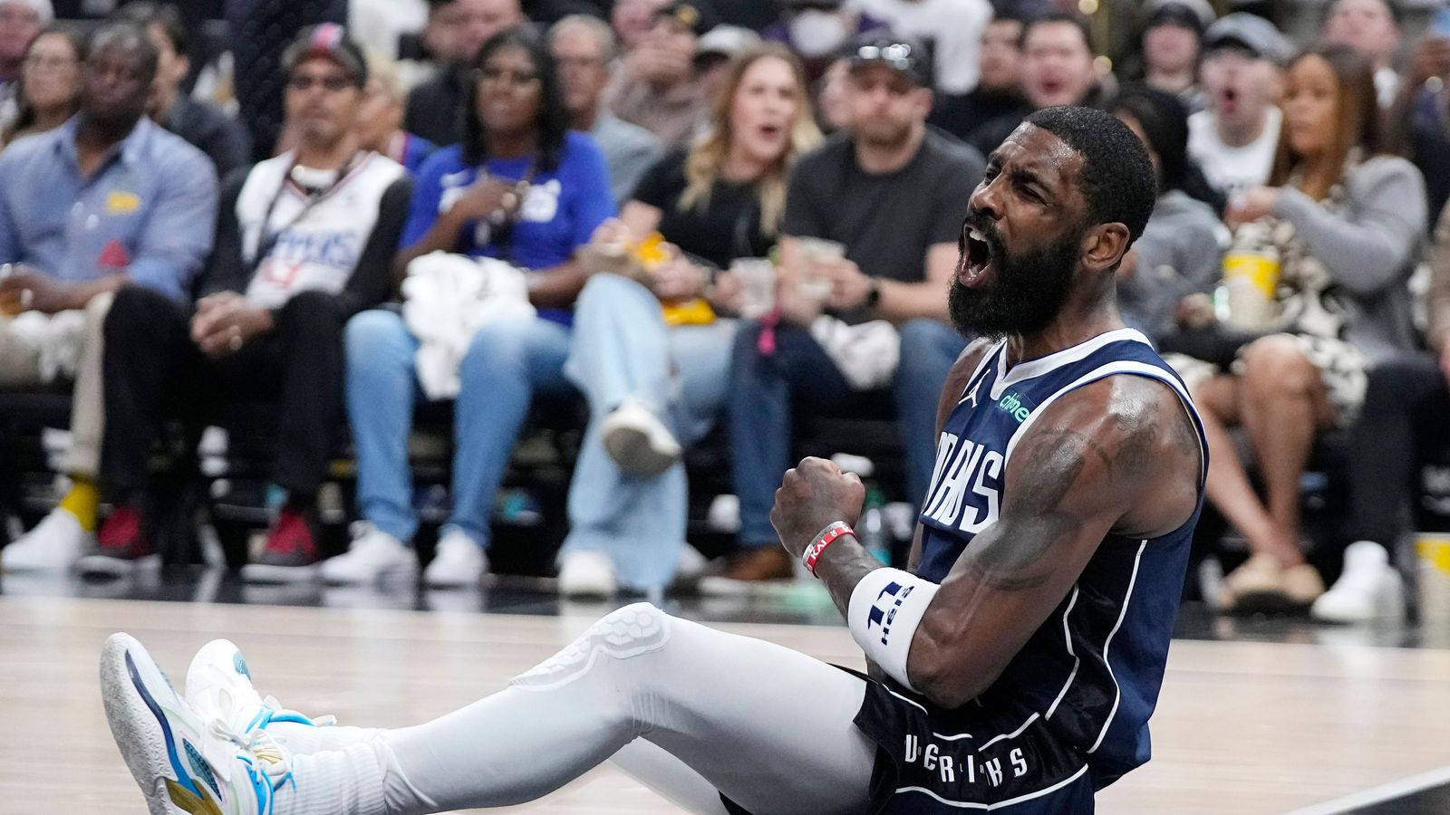 Kyrie kann að loka einvígum og Dallas sló loksins út Clippers - Vísir