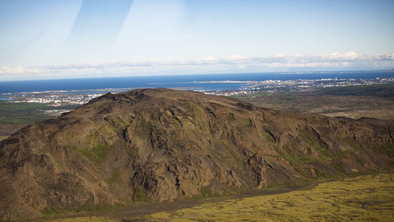 Fagna því að fram­kvæmda­leyfi fyrir Lykla­fells­línu 1 var fellt úr ...