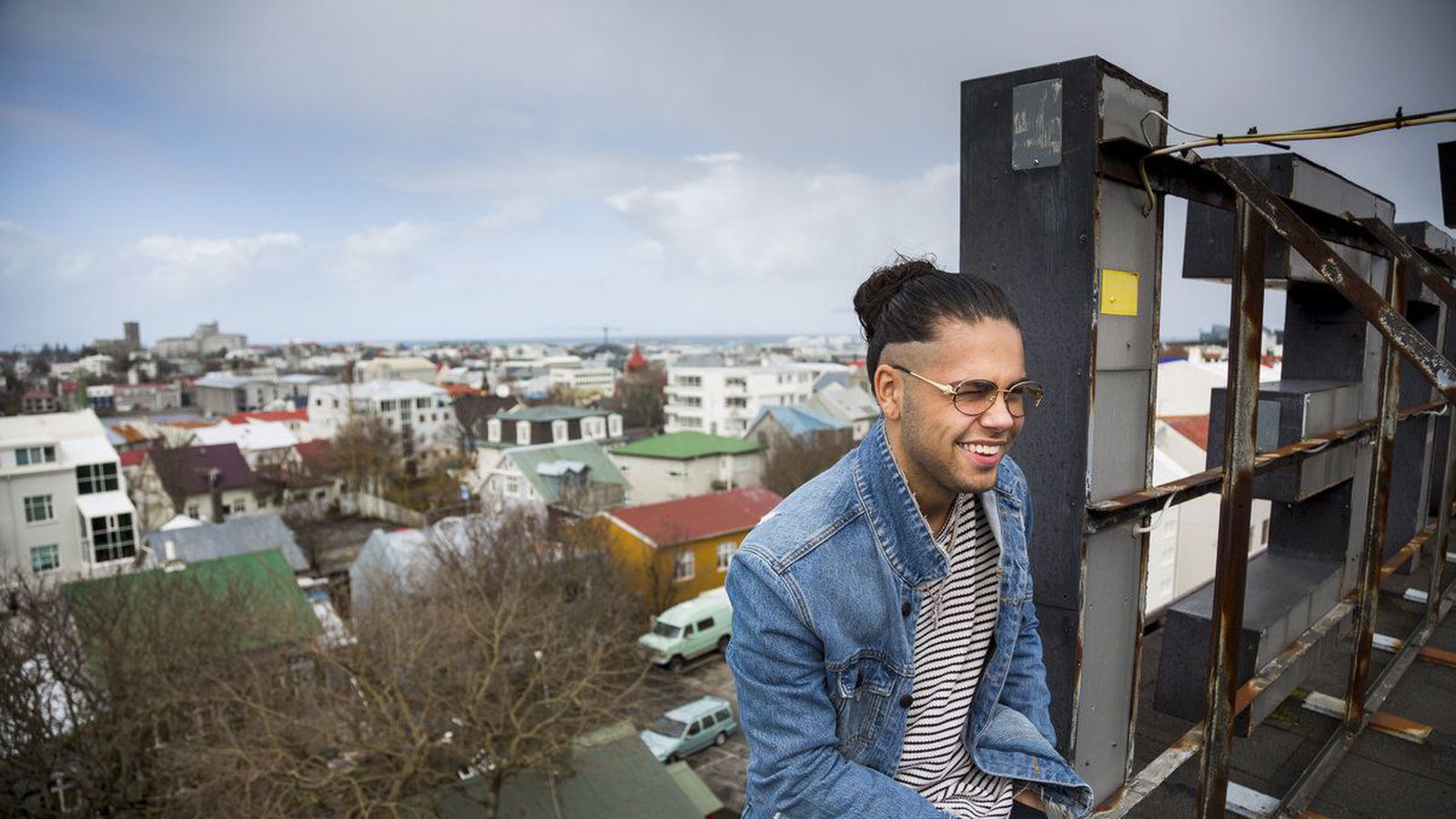 Aron Can semur við Sony - Vísir