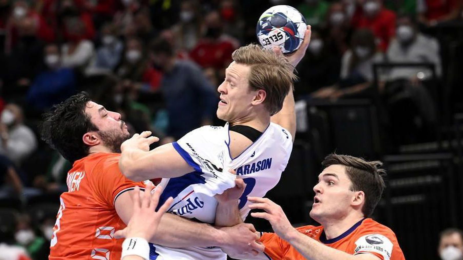 Janus Daði og Arnar Freyr nýjustu fórnarlömb veirunnar - Vísir