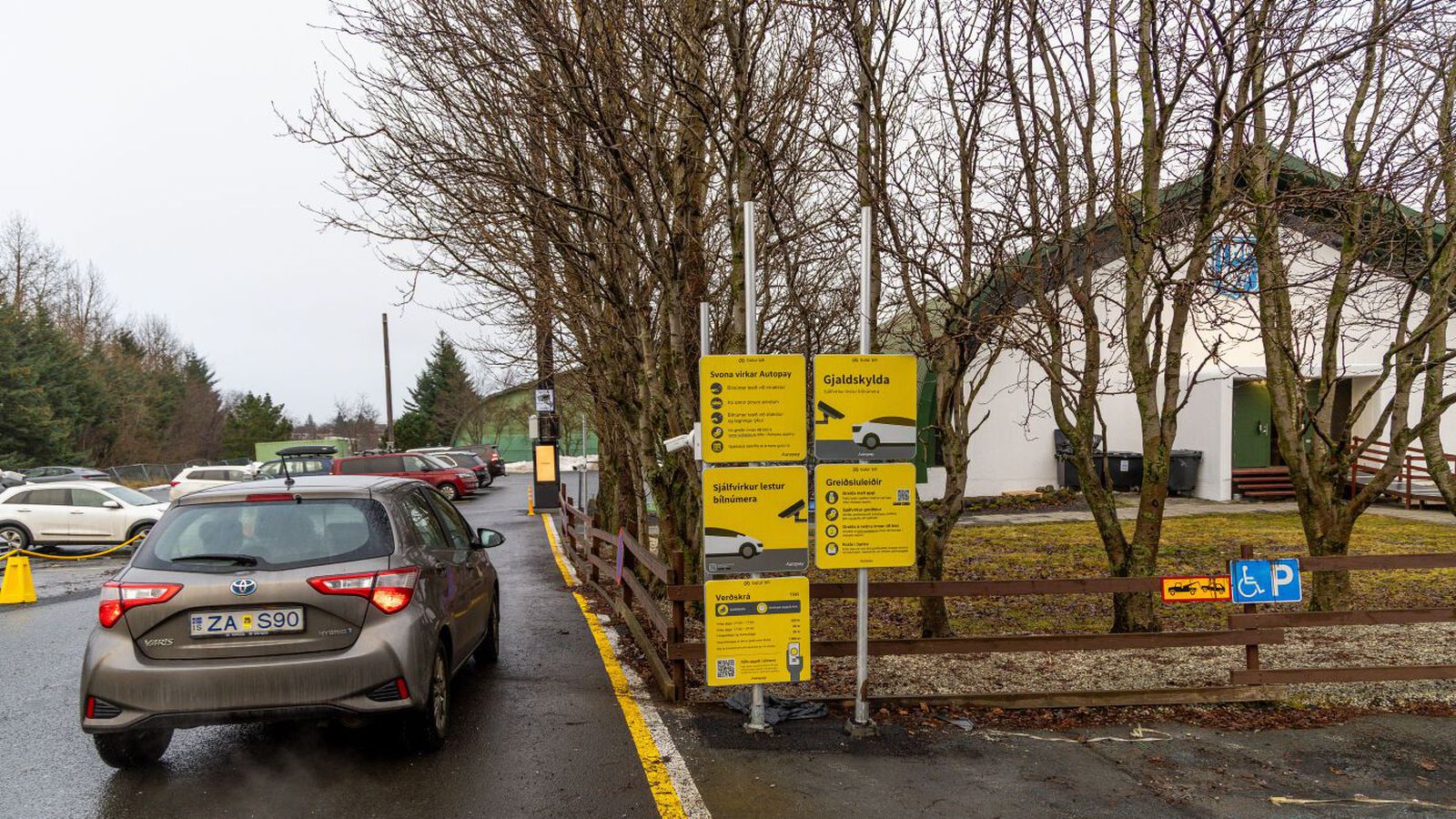 Búnir að gefast upp á fríum stæðum við TBR - Vísir