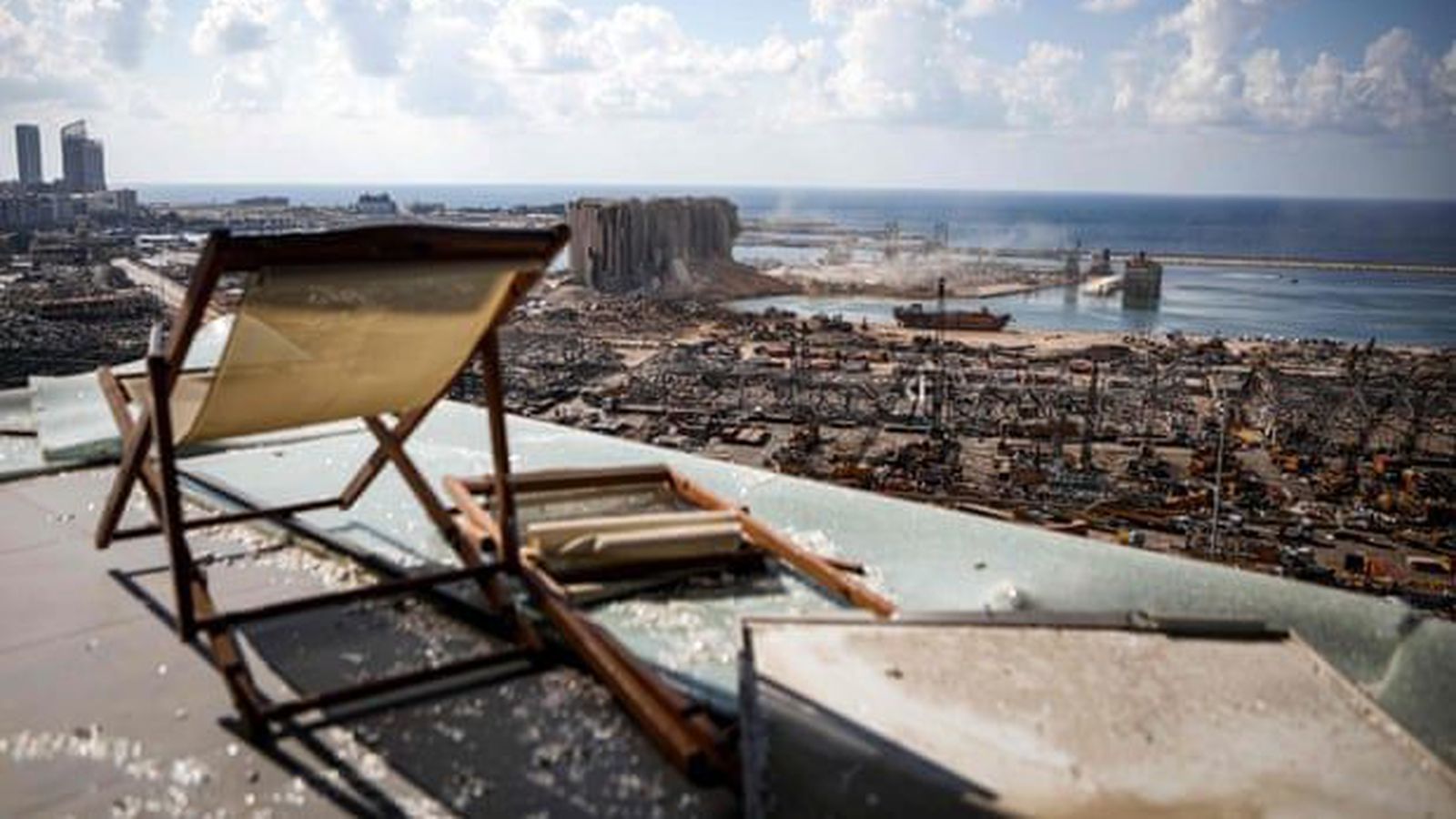 Tvö hundruð talin af eftir sprenginguna - Vísir