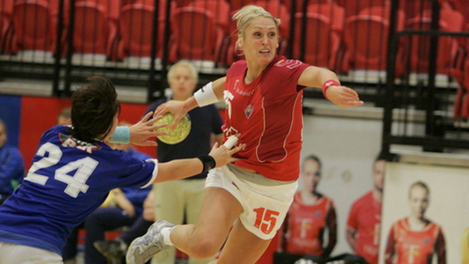 N1-deild kvenna: Valur vann Stjörnuna í hörkuleik - Vísir