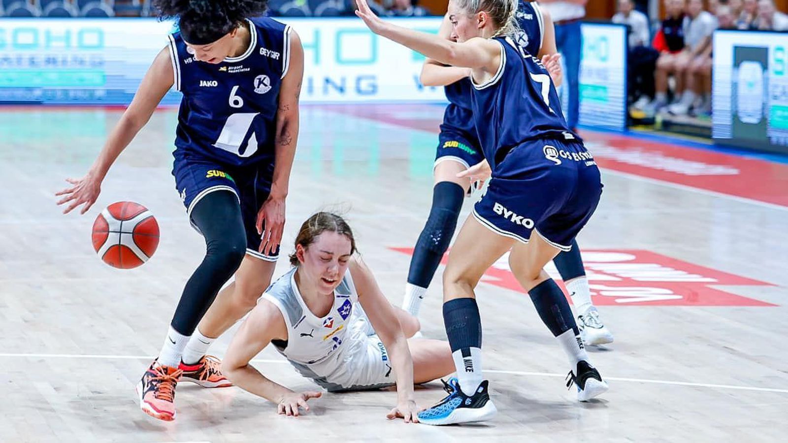 Umfjöllun og viðtöl: Stjarnan - Keflavík 73-100 | Keflvíkingar í ...