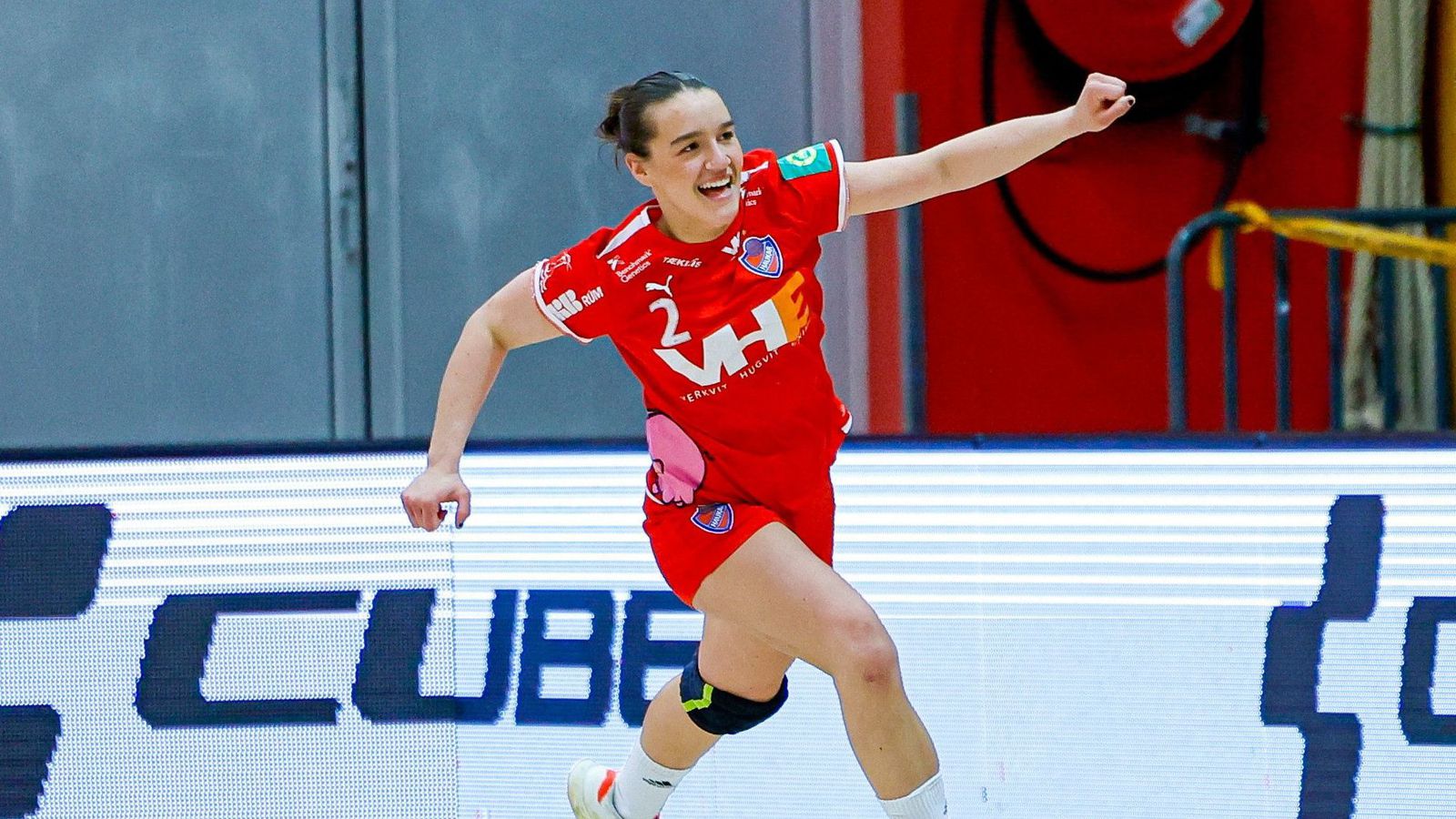 Ein besta handboltakona Íslands hætti í handbolta í hálft ár - Vísir