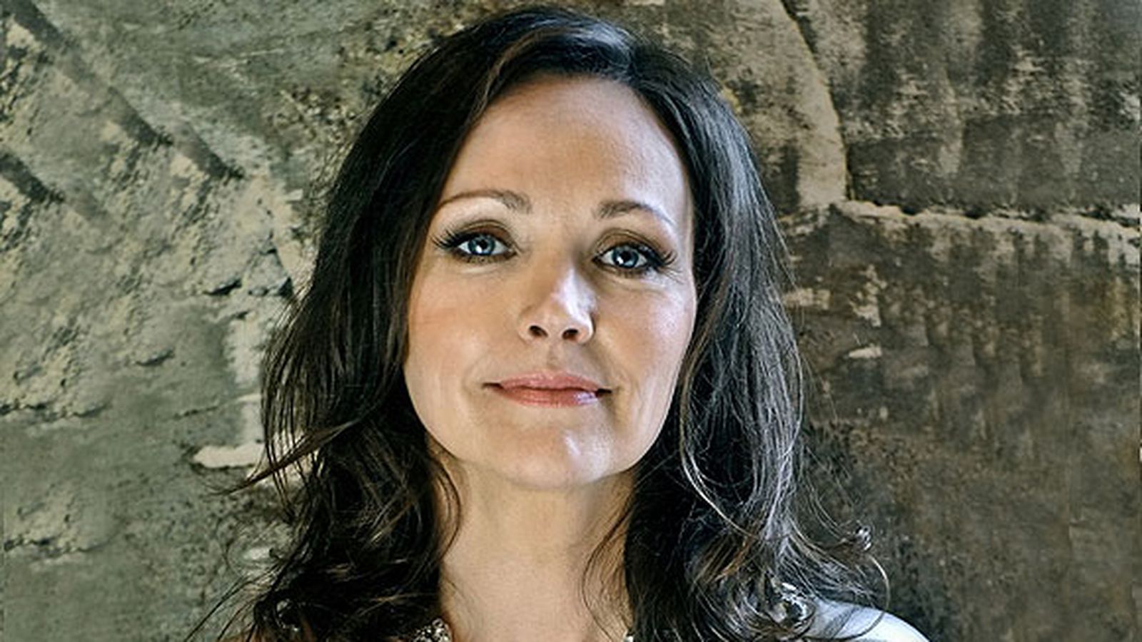 Hendrikka Waage sendir frá sér heimilislínu - Vísir