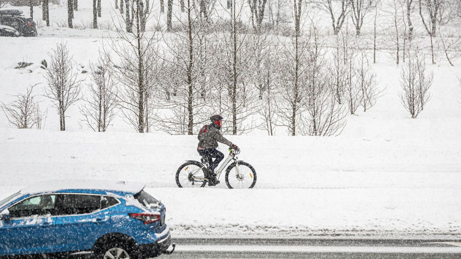 Hvassviðri, gular við­varanir og önnur lægð á leiðinni - Vísir