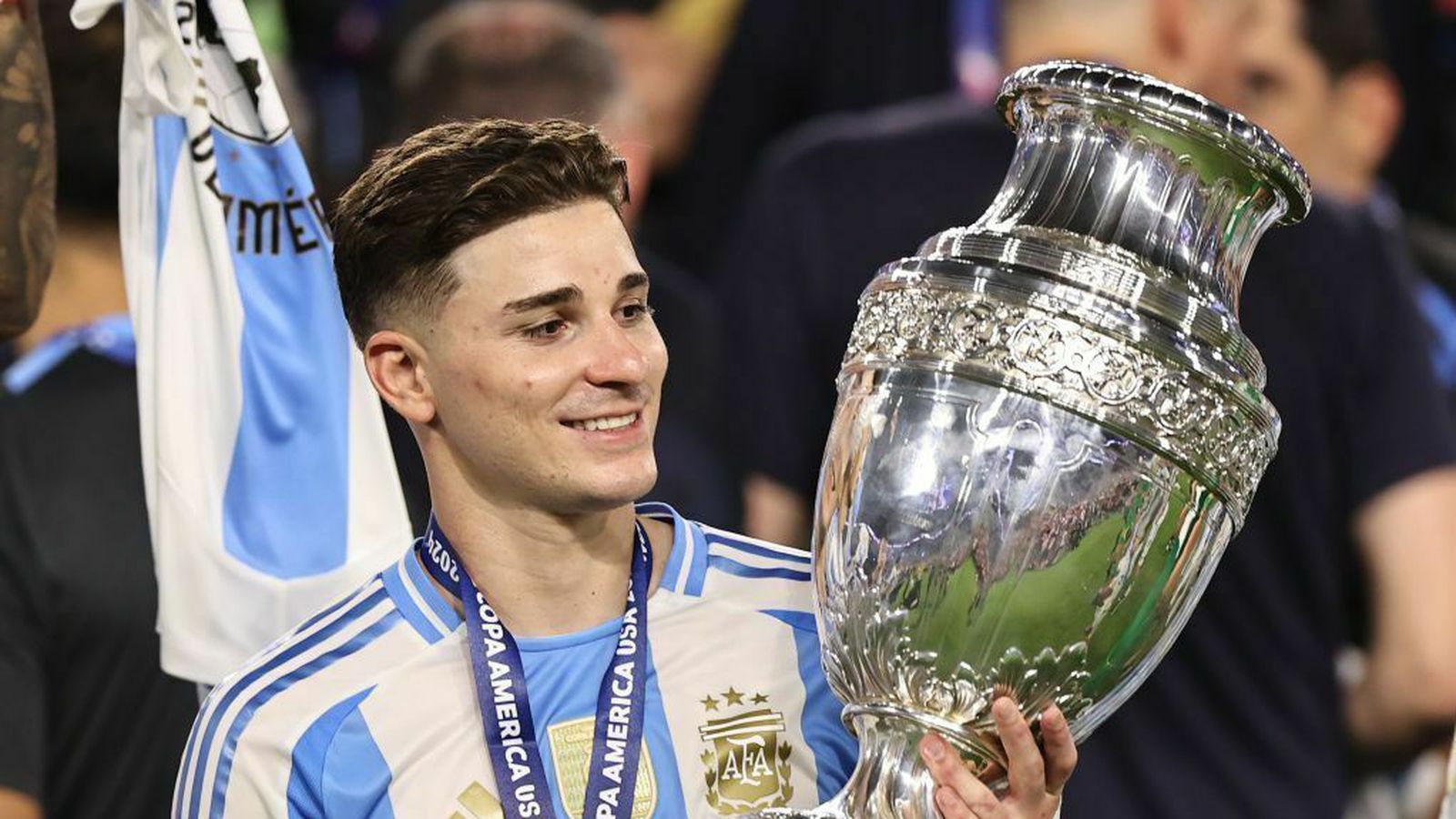 Arsenal sagt vera að skoða kaup á Julián Álvarez í sumar - Vísir