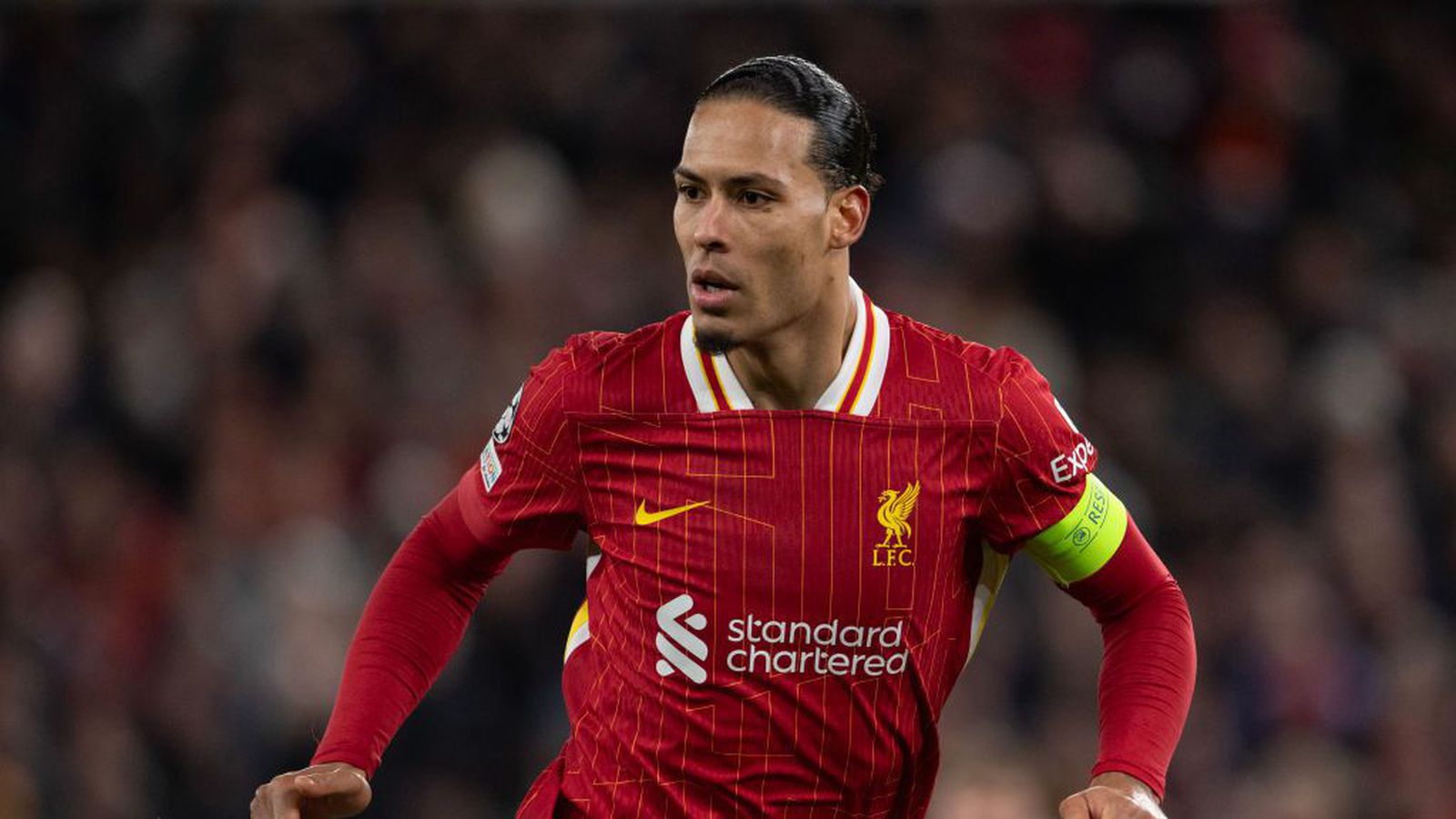 Van Dijk boðnar átta milljónir á dag í laun - Vísir