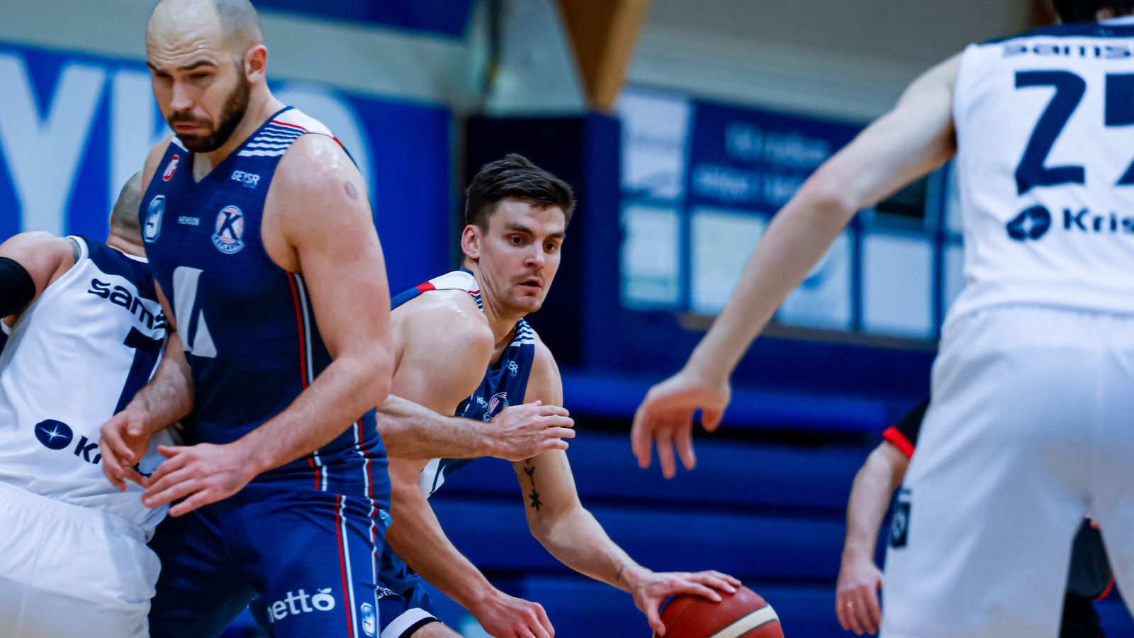 Umfjöllun og viðtöl: Keflavík - Njarðvík 89-57 | Sjóðheitir ...