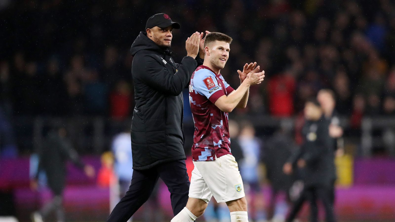 Segja Jóhann Berg og fé­laga sæta rann­sókn fyrir hag­ræðingu úr­slita ...