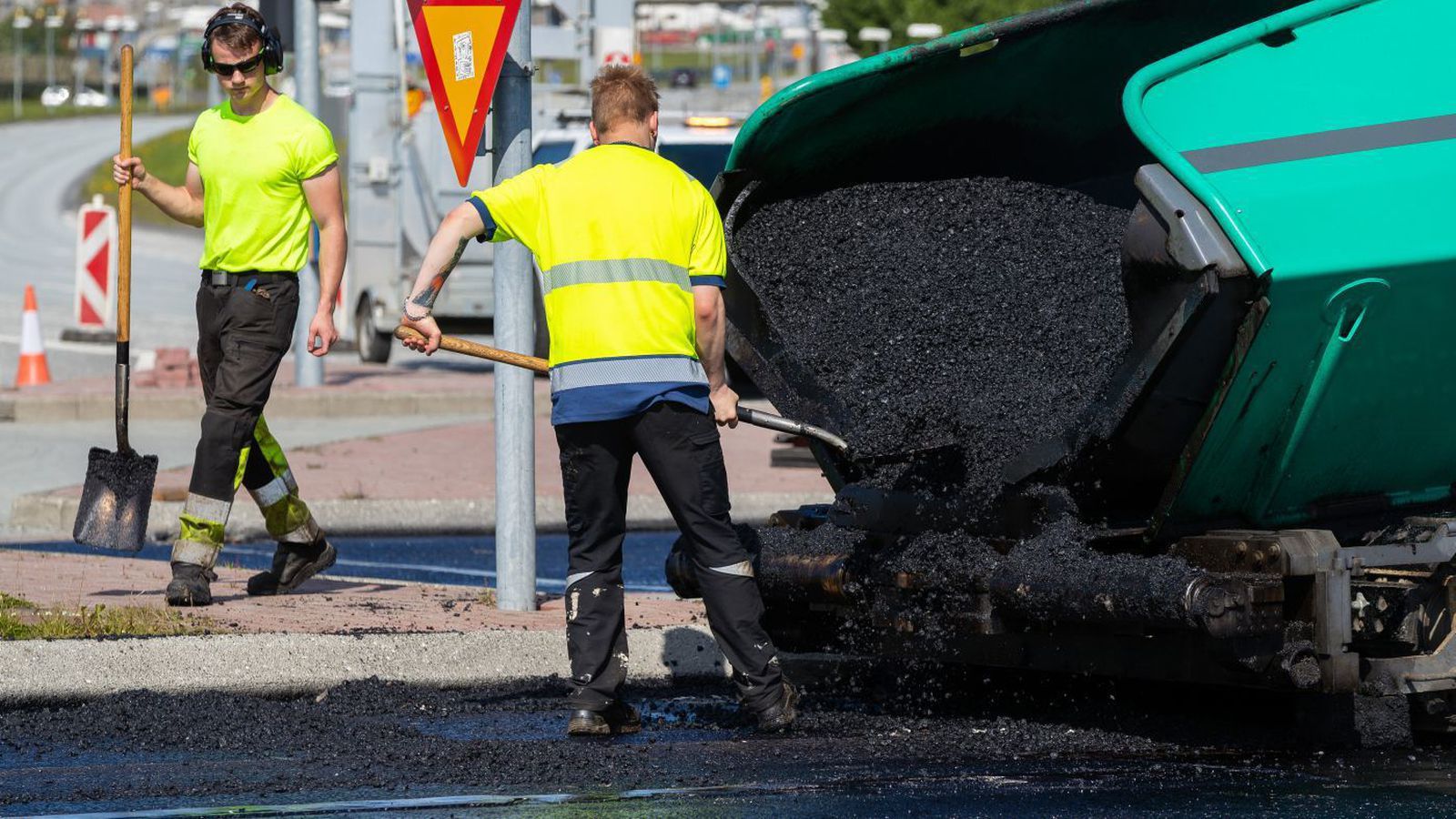 Vilja tryggja öryggi starfs­fólks í vega­vinnu - Vísir