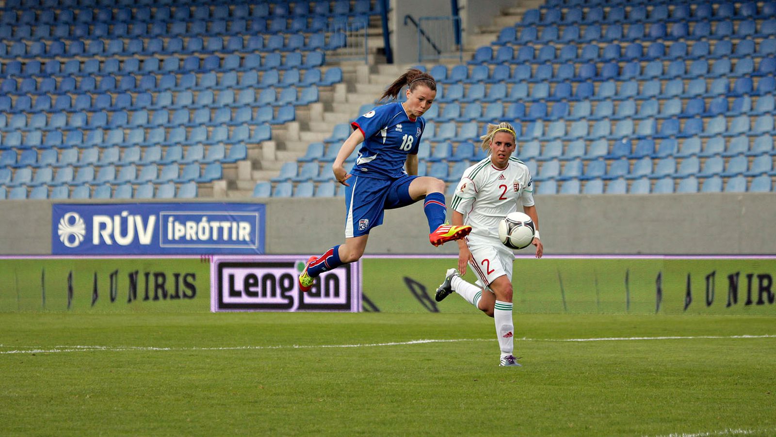 Fyrsti leikur, fyrsta snerting, fyrsta markið | myndasyrpa - Vísir