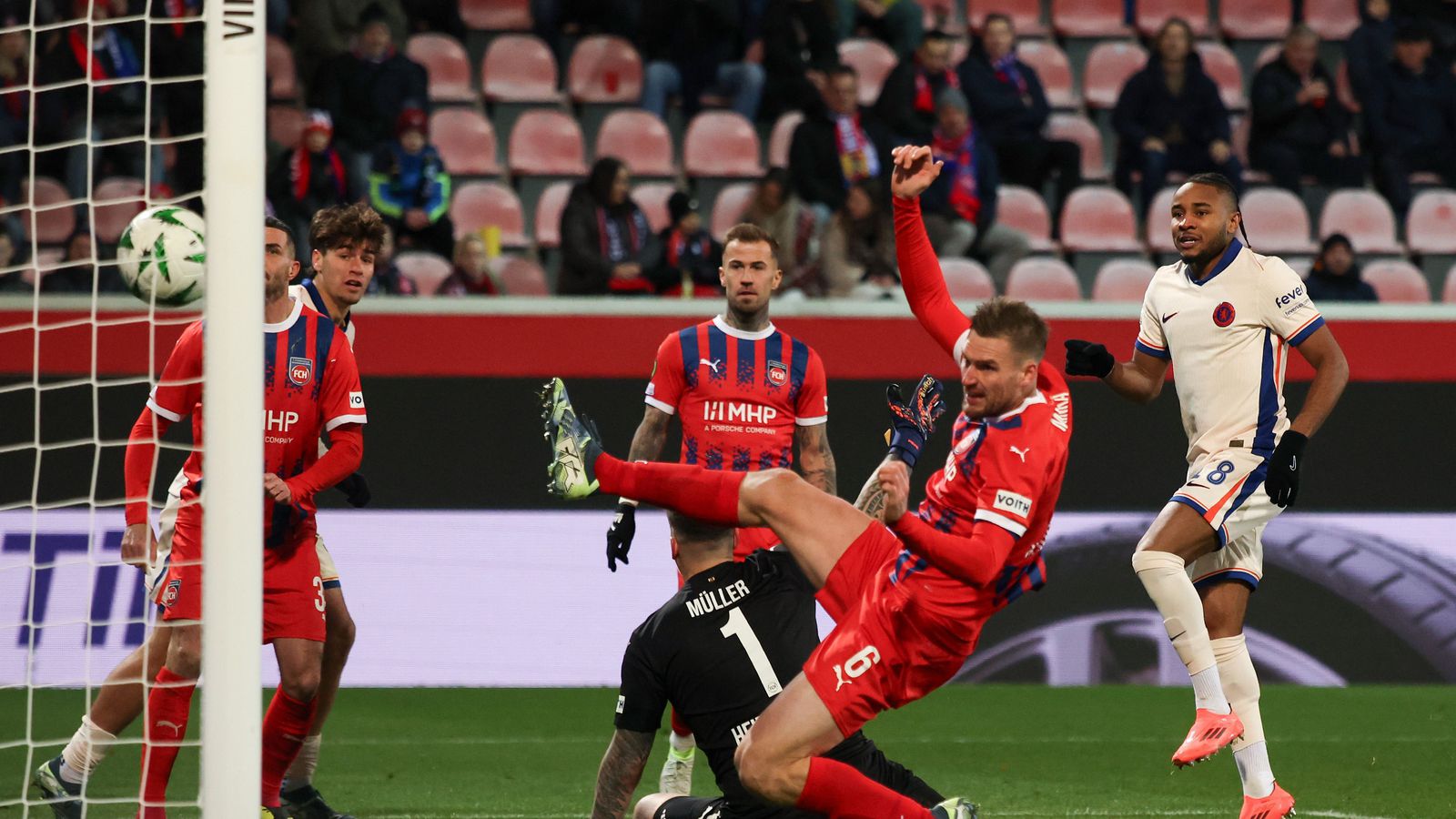 Nkunku á­fram sjóð­heitur og Chelsea með fullt hús stiga - Vísir