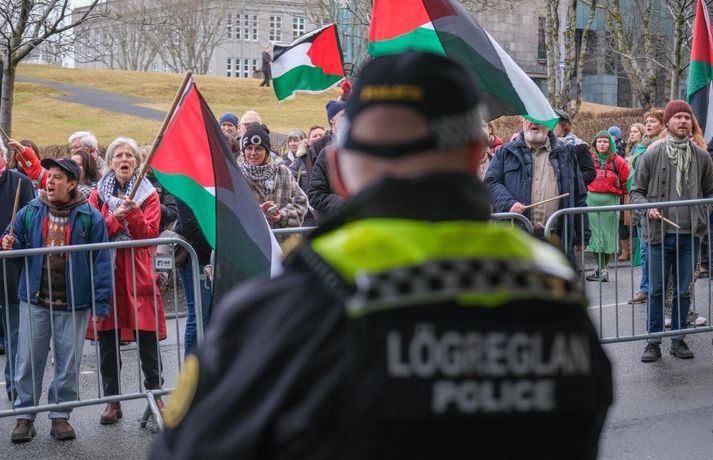 Ríkis­stjórnin láti í sér heyra eftir mann­skæðar á­rásir - Vísir