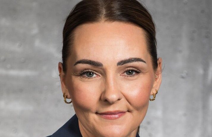 Brotin lof­orð – upp­bygging íþrótta­mann­virkja í Hvera­gerði - Vísir