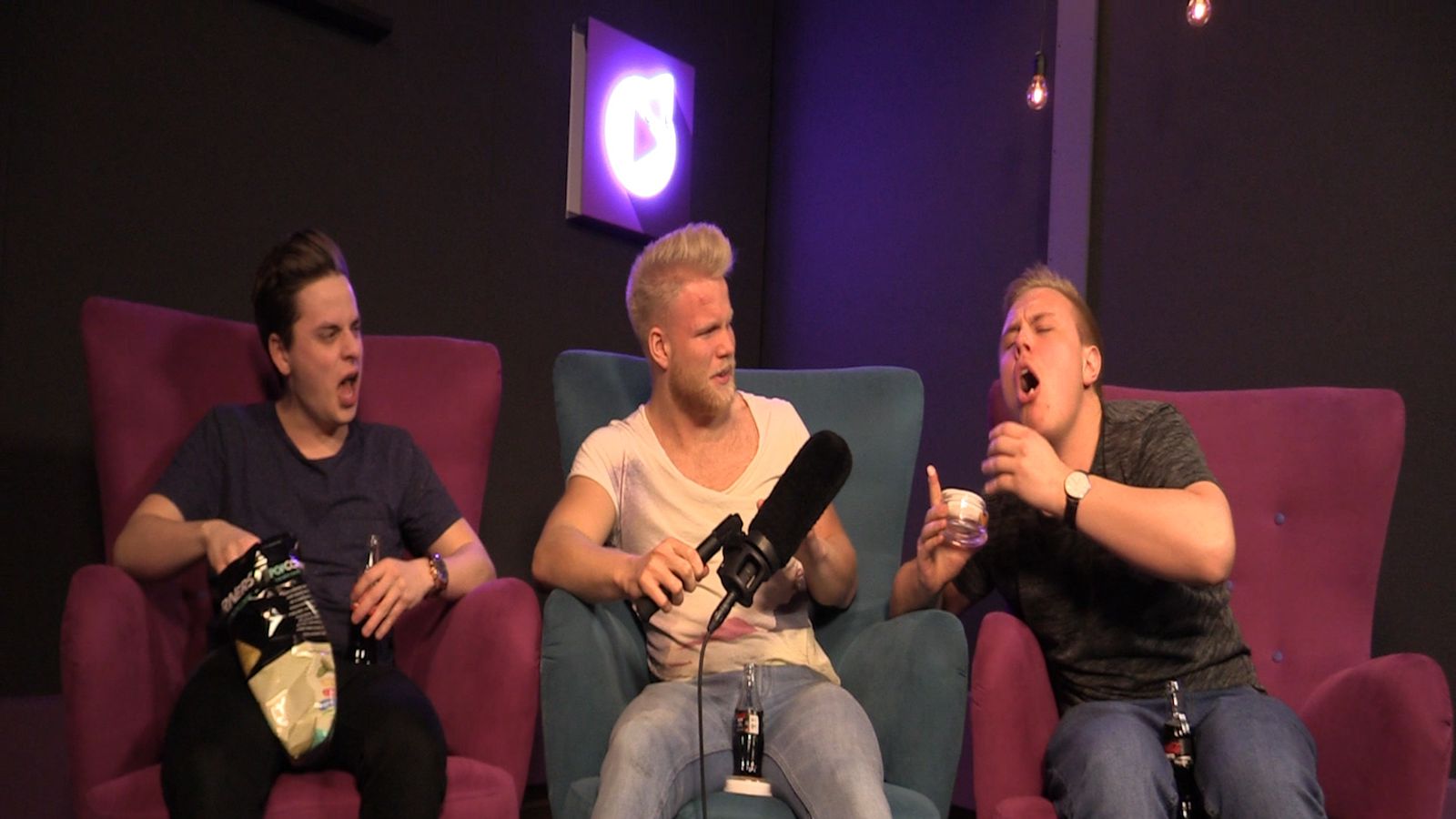 Áttan: Egill Ploder gæðir sér á hárgeli - Vísir