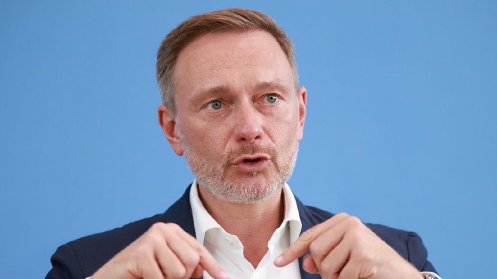 Skaut sam­stundis niður til­lögur um efna­hags­lega björgun Evrópu - Vísir
