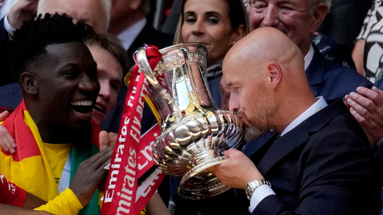 Ten Hag gæti þurft að bíða lengi eftir á­kvörðun um fram­tíð sína - Vísir