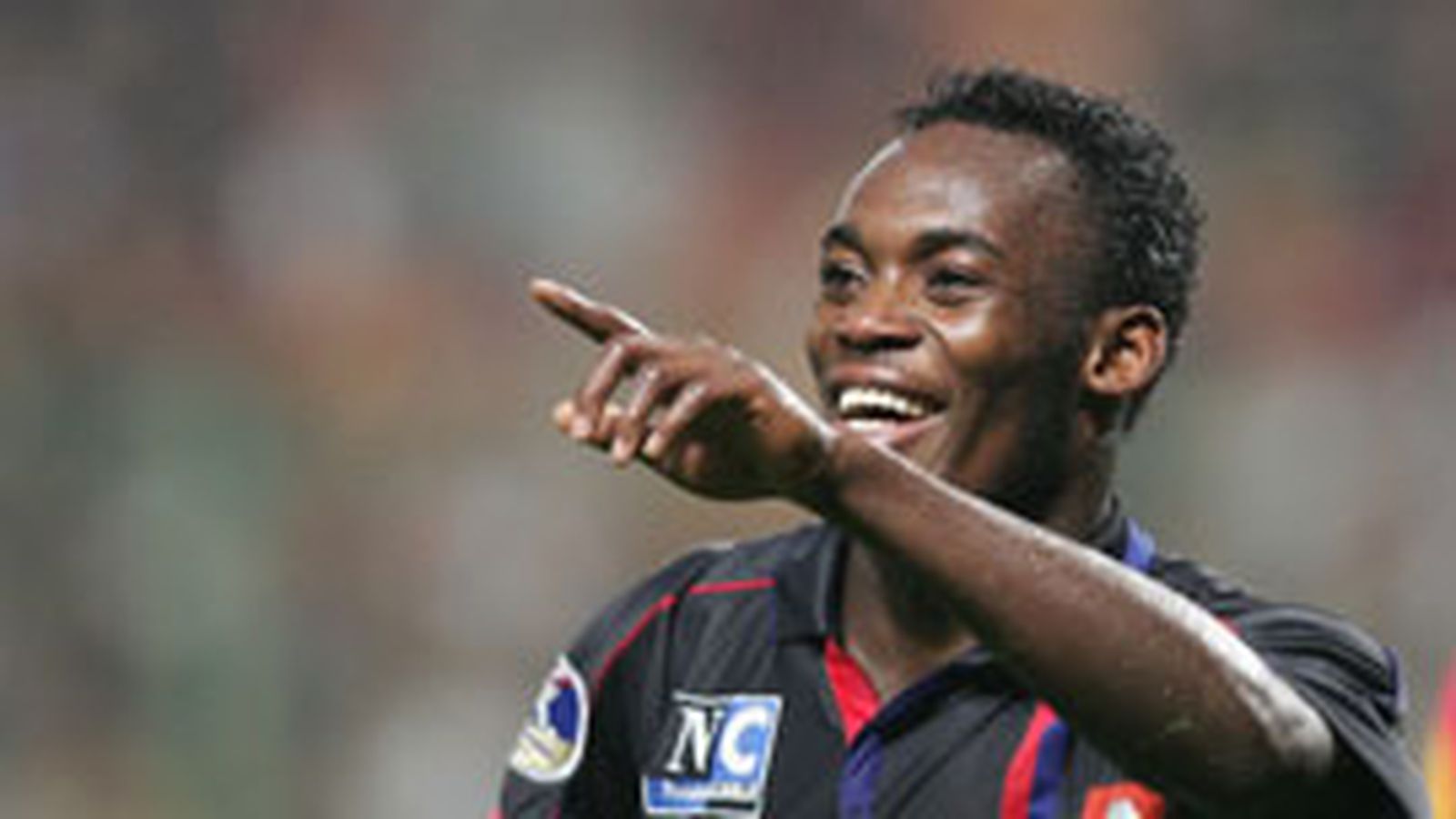 Essien ekki á leið frá Lyon - Vísir