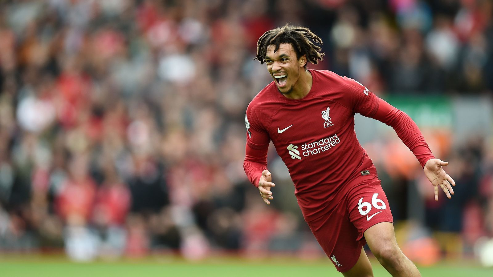 Alexander-Arn­old fór sömu leið og Ari Freyr - Vísir