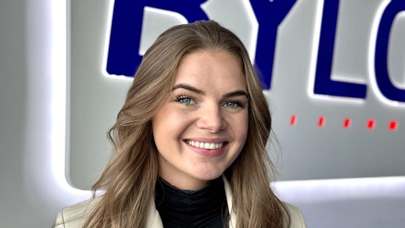 Ó­fag­legar ráðningar, frænd­hygli og spilling ríki innan lögreglunnar ...