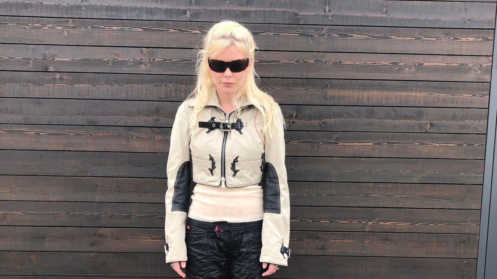 „Mar­tröð“ að spila í of síðu goth pilsi - Vísir