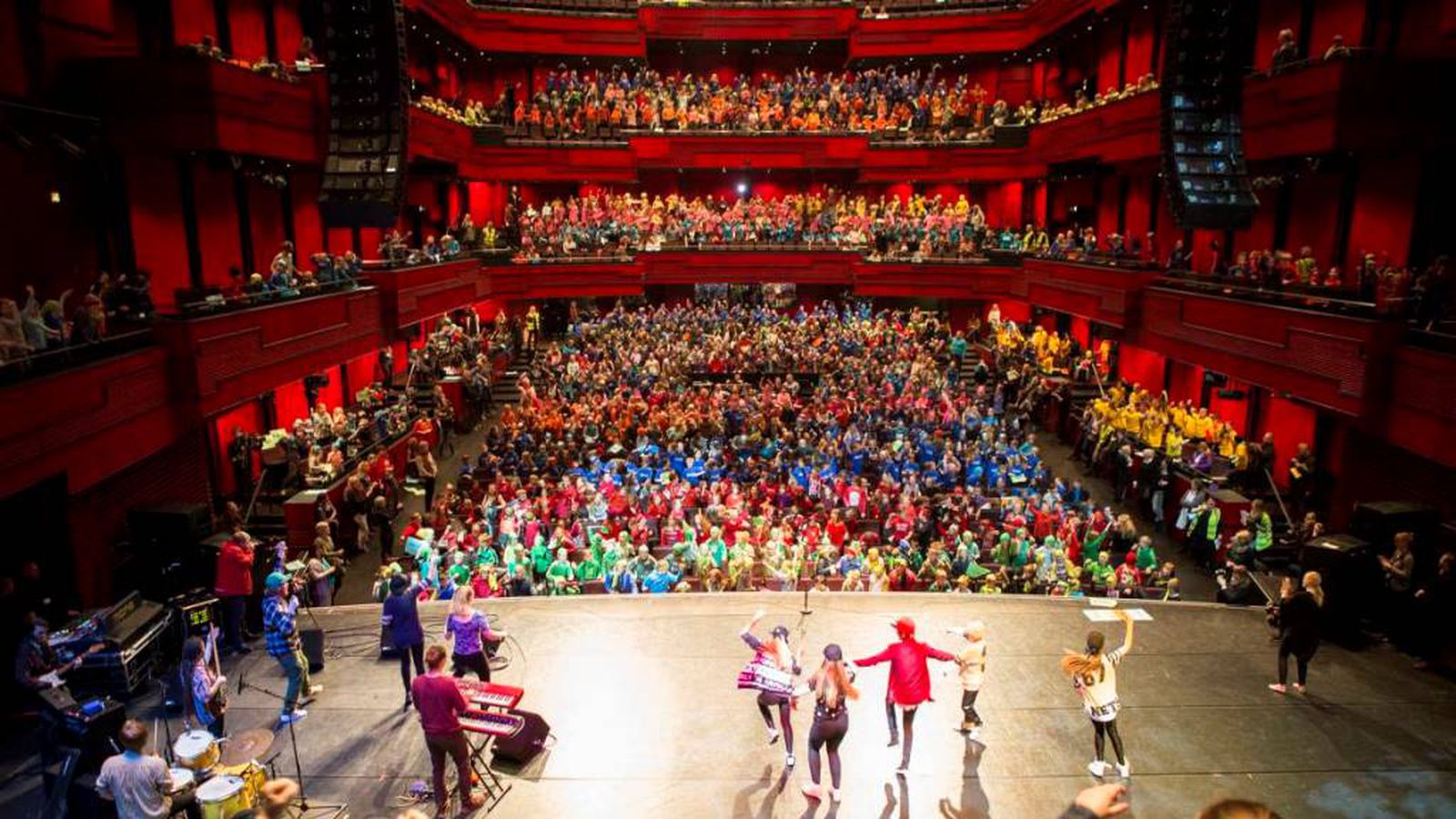 AmabAdamA tryllti fjórðu bekkinga Reykjavíkurborgar - Myndband - Vísir