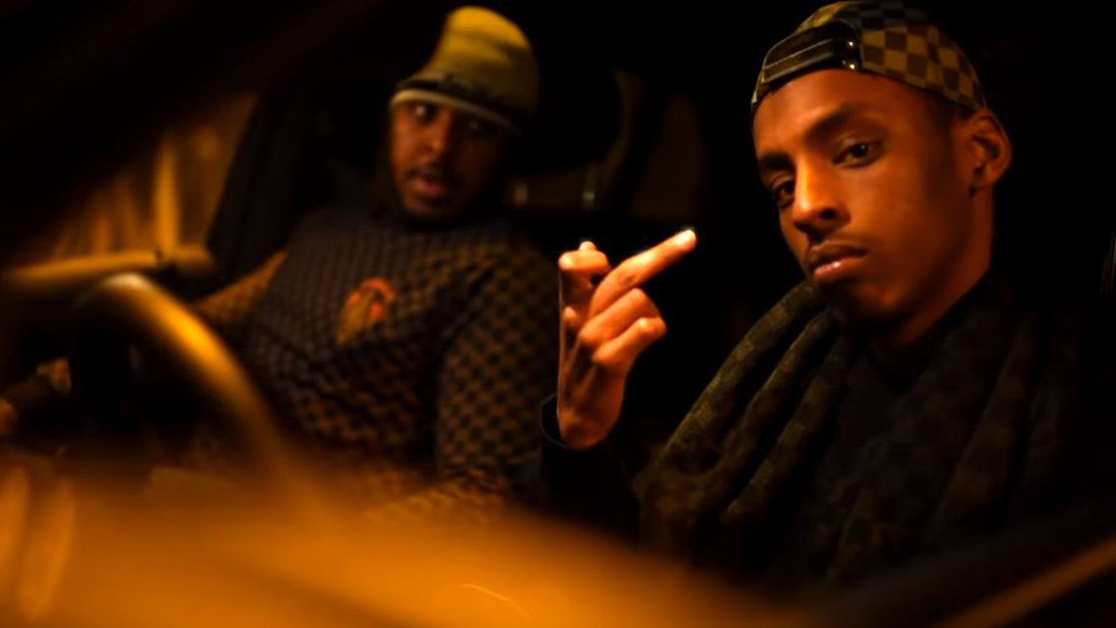 Rappari sem trónir á vin­sældar­lista Sví­þjóðar grunaður um aðild að ...