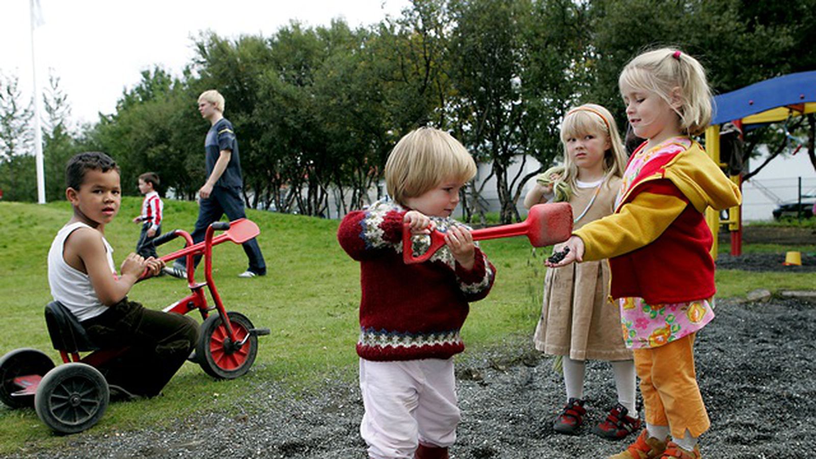Karlmenn verði 10% leikskólastarfsmanna árið 2050 - Vísir