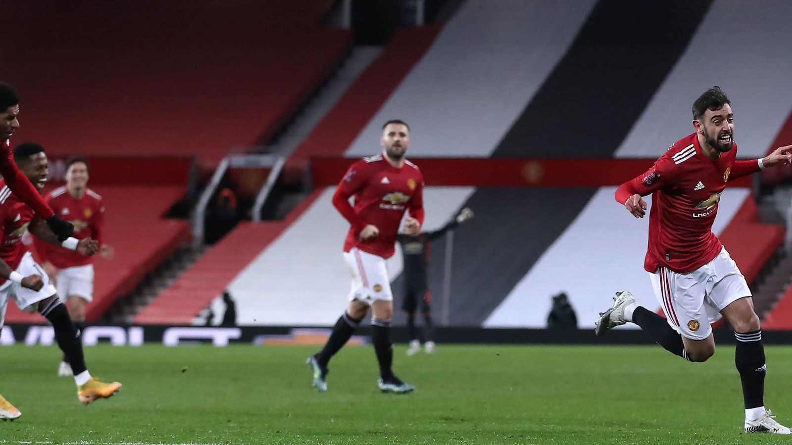 Bruno Fernandes skaut Man United á­fram | Sjáðu mörkin - Vísir
