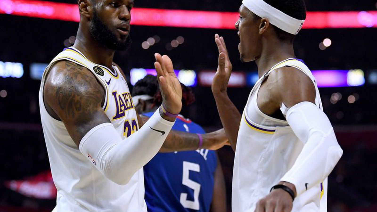LeBron James mun neita að spila ef áhorfendur fá ekki að mæta á NBA ...