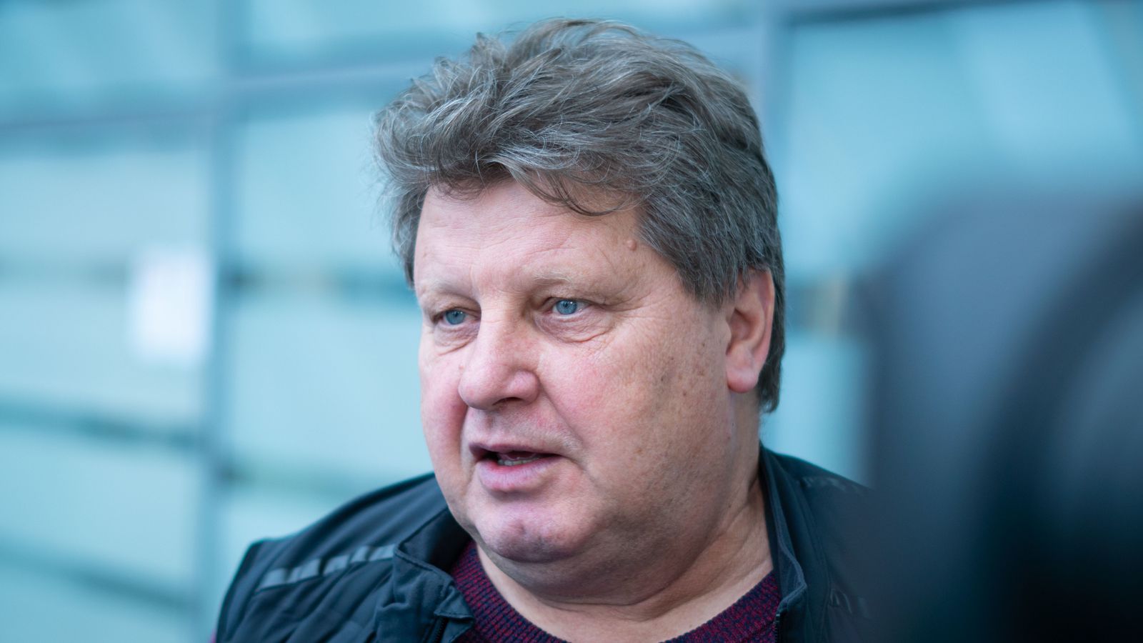 Varar fólk við að vera of nærri virkum gígum - Vísir