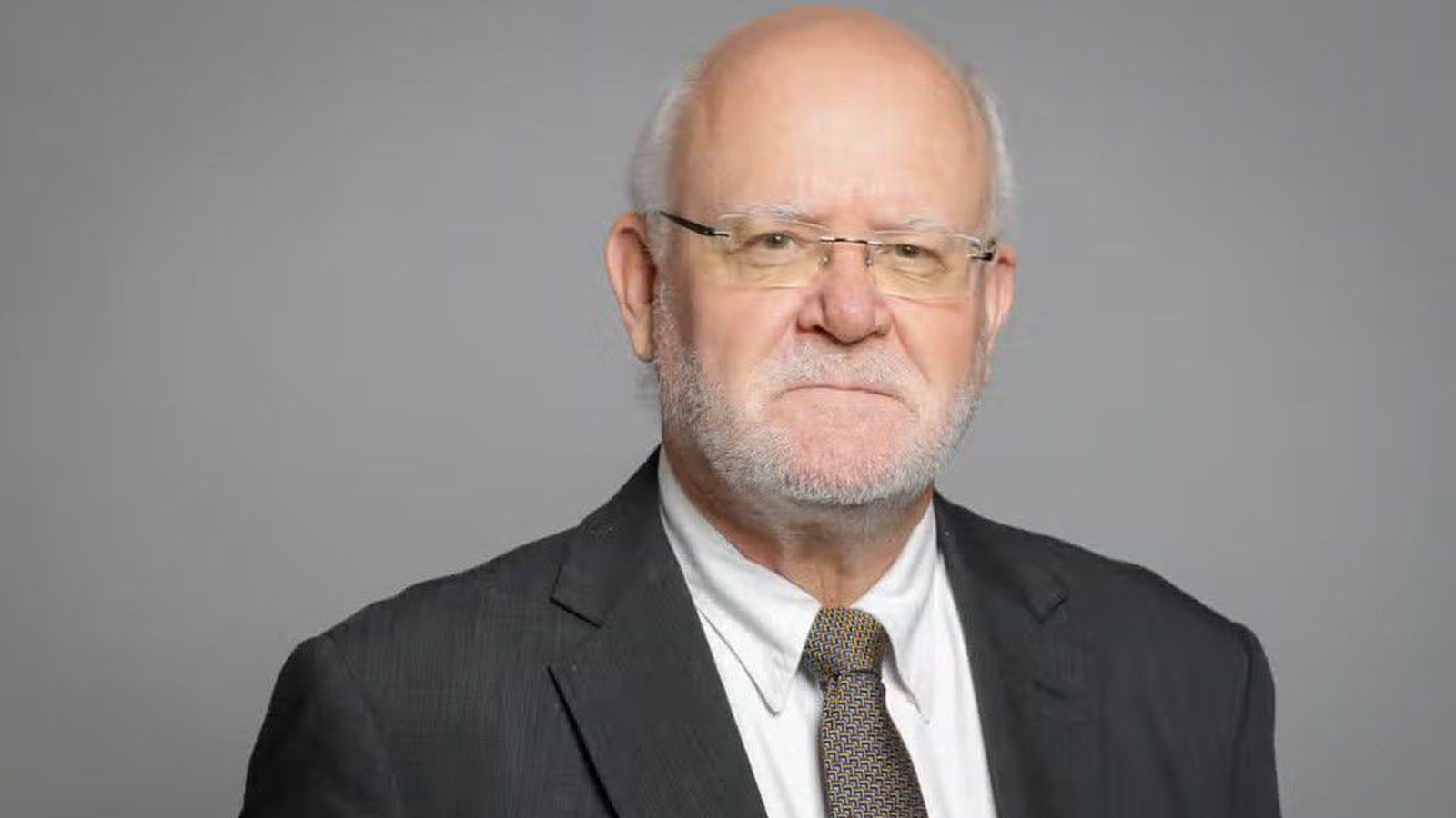 Fyrr­verandi ritari Verka­manna­flokksins lést á Ís­landi í gær - Vísir