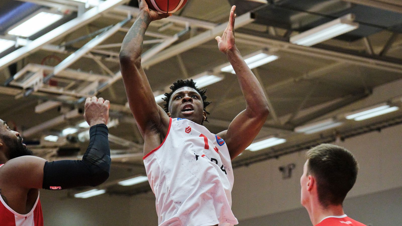 Yfir­lýsing varðandi Okeke: „Gífur­lega þakk­lát góðum við­brögðum“ - Vísir