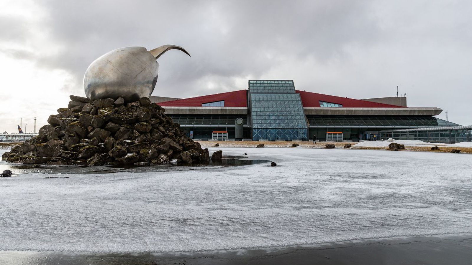 Flugvél Easy Jet sneri við skömmu eftir flugtak frá Keflavík - Vísir