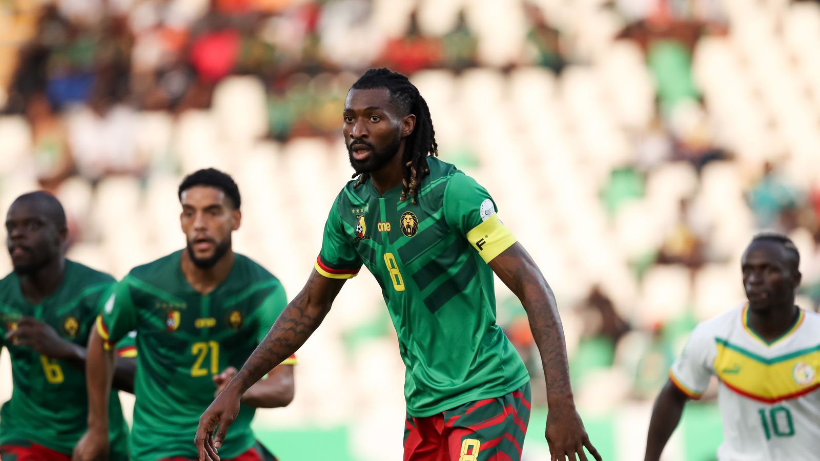 Ó­trú­leg endur­koma kom Kamerún í 16-liða úr­slit - Vísir