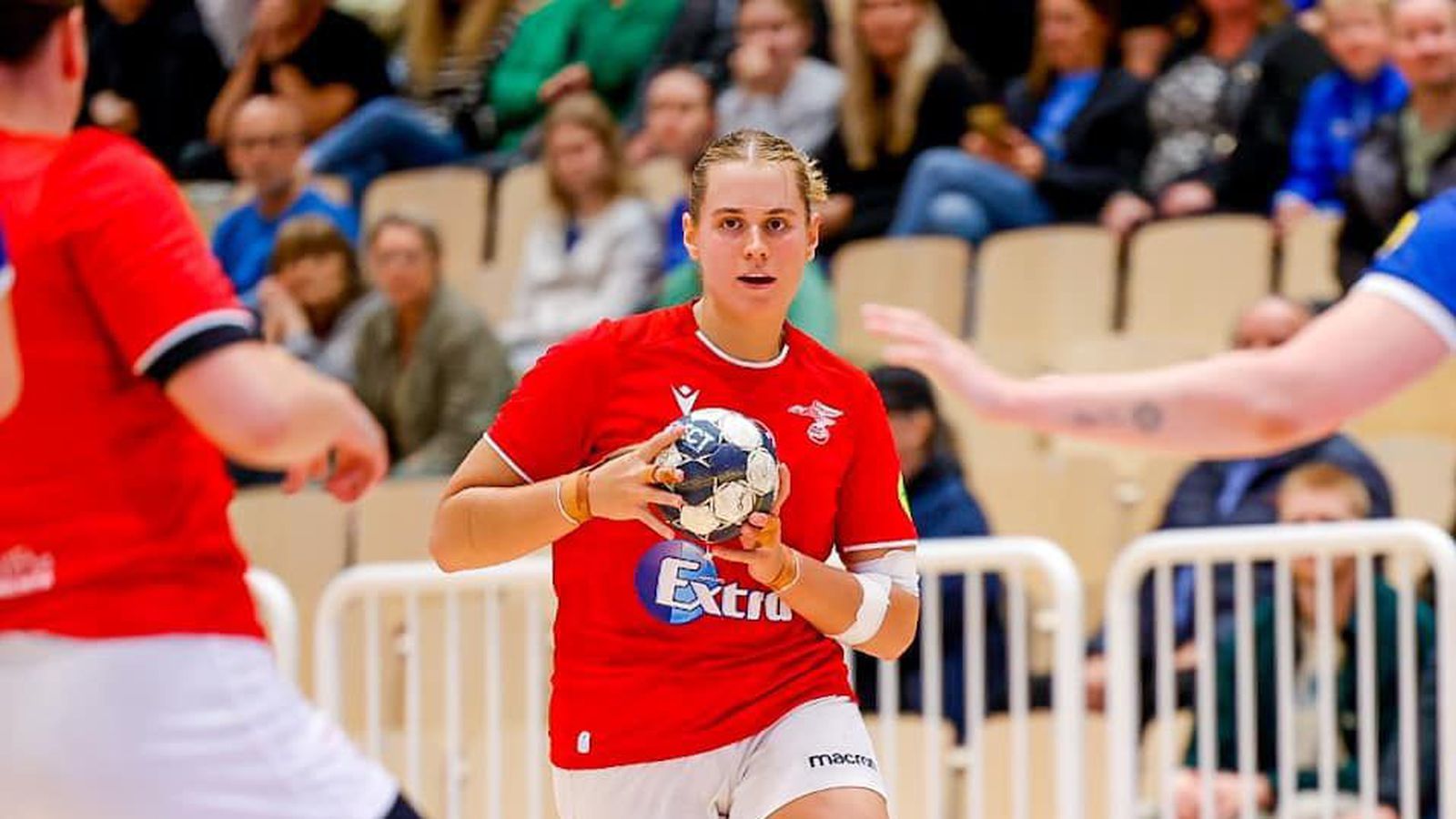 Umfjöllun og viðtöl: Selfoss - Valur 18-27 | Valur ekki í vandræðum með ...