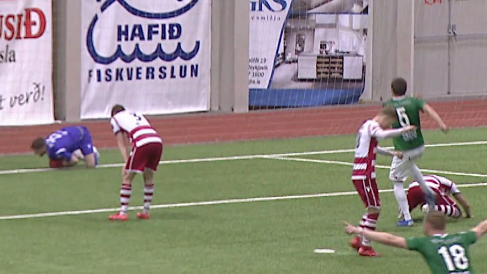 Pepsi Max-mörkin: Elfar Freyr sparkaði í afturenda fyrirliða HK - Vísir