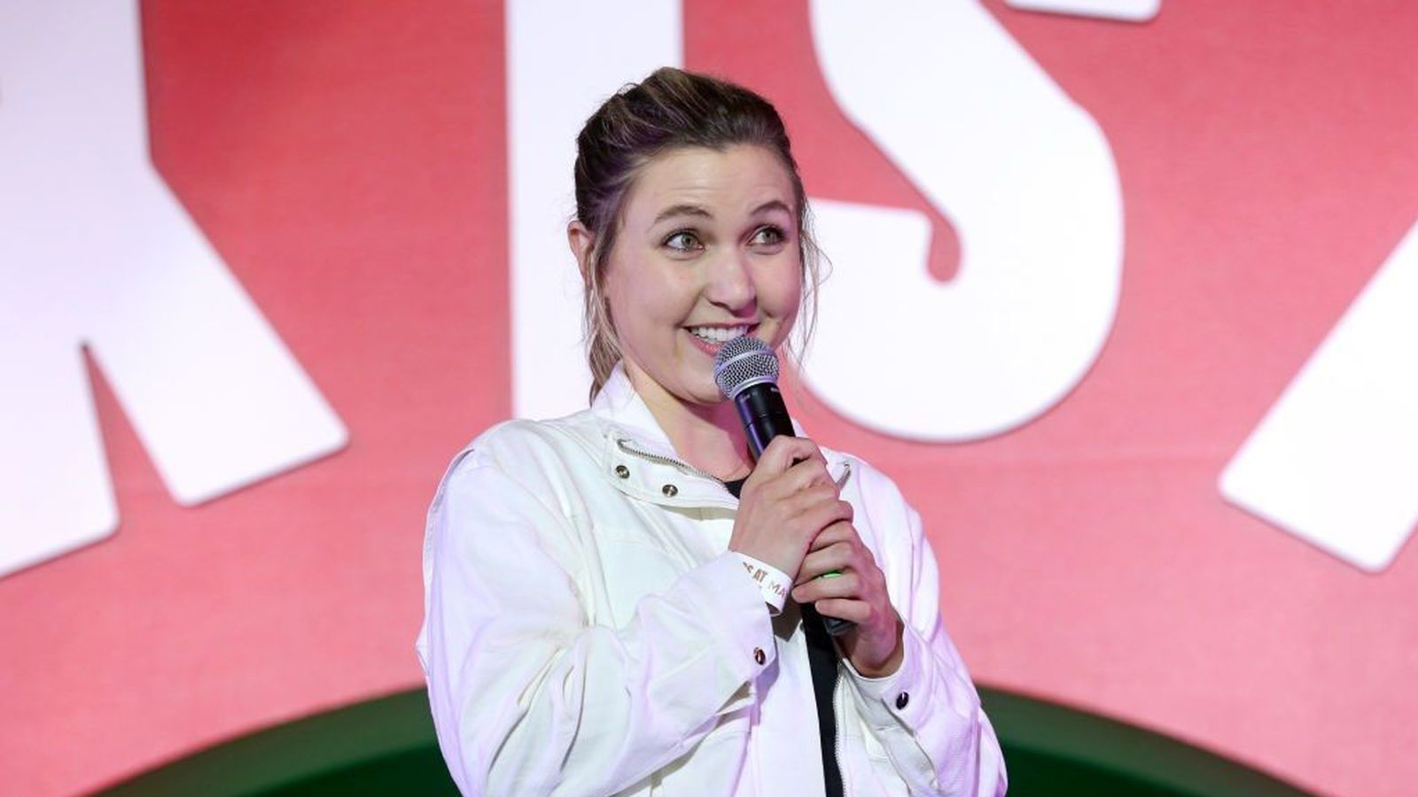 Falið að fylla skarð spjall­þáttar James Cor­d­en - Vísir